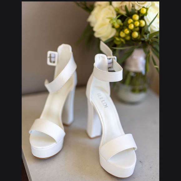 Shoes | Illude White Platform Heels Size 7 | Poshmark